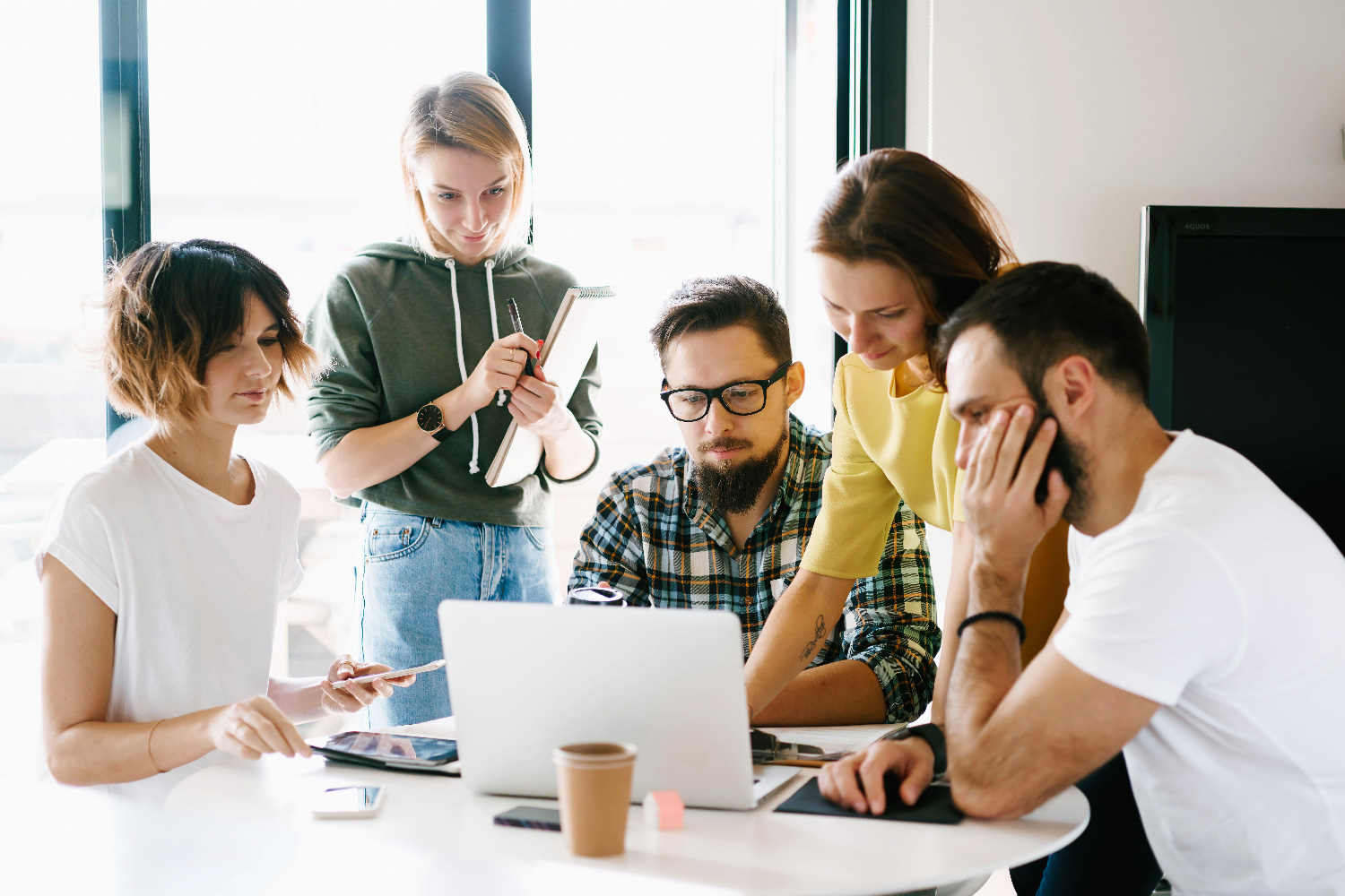 Les Jeunes Un Peu Plus Confiants En Lentrepreneuriat Le Monde Des